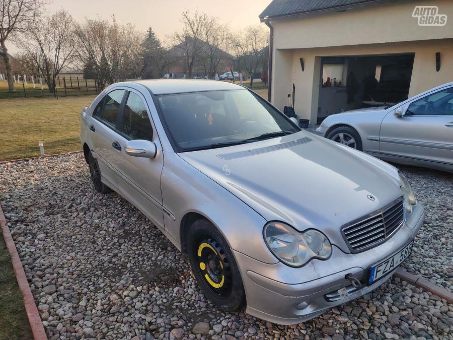 Mercedes-Benz C 200 2004 Marijampole, ar dzinēja tilpumu 2.20 L un nobraukumu 1 tūkst. km par 700 €, foto 3 vietnē AUTOMOTO.COM.LV
