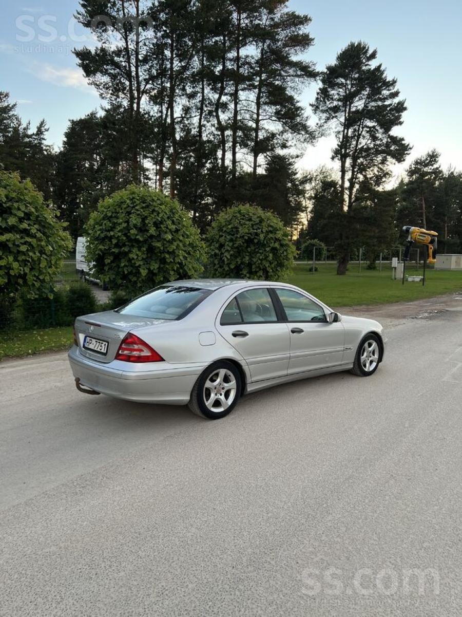 Mercedes-Benz C 200 2004 Rīga, ar dzinēja tilpumu 2.20 L un nobraukumu 296 tūkst. km par 1699 €, foto 3 vietnē AUTOMOTO.COM.LV