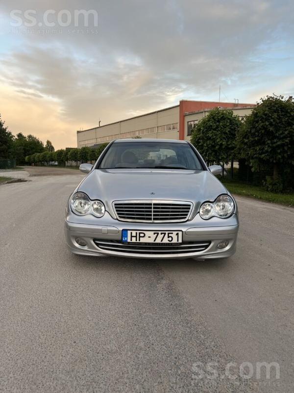 Mercedes-Benz C 200 2004 Rīga, ar dzinēja tilpumu 2.20 L un nobraukumu 296 tūkst. km par 1699 €, foto 3 vietnē AUTOMOTO.COM.LV