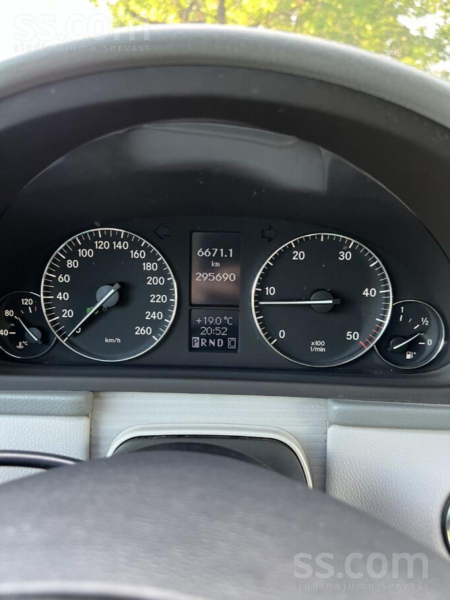 Mercedes-Benz C 200 2004 Rīga, ar dzinēja tilpumu 2.20 L un nobraukumu 296 tūkst. km par 1699 €, foto 5 vietnē AUTOMOTO.COM.LV