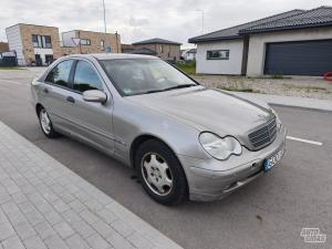 Mercedes-Benz C 200 2004 Klaipėda, ar dzinēja tilpumu 1.80 L un nobraukumu 169 tūkst. km par 1200 €, foto 3 vietnē AUTOMOTO.COM.LV