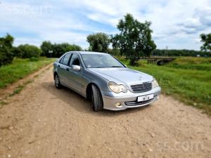 Mercedes-Benz C 200 2005 in Riga, with an engine capacity of 2.20 L and mileage of 374 thousand km for 1050 €, photo 1 on AUTOMOTO.COM.LV