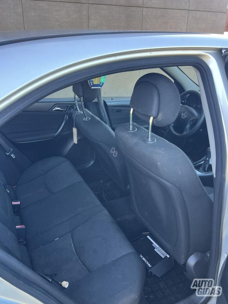Mercedes-Benz C 200 2005 Klaipėda, ar dzinēja tilpumu 2.10 L un nobraukumu 510 tūkst. km par 1250 €, foto 8 vietnē AUTOMOTO.COM.LV