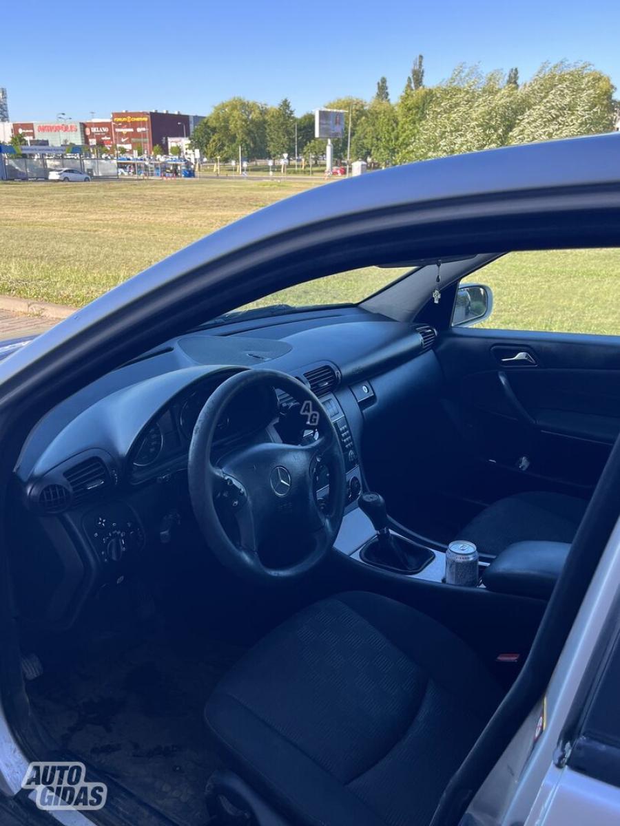 Mercedes-Benz C 200 2005 Klaipėda, ar dzinēja tilpumu 2.10 L un nobraukumu 510 tūkst. km par 1250 €, foto 10 vietnē AUTOMOTO.COM.LV