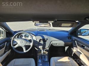 Mercedes-Benz C 200 2007 in Riga, with an engine capacity of 1.80 L and mileage of 200 thousand km for 5900 €, photo 5 on AUTOMOTO.COM.LV