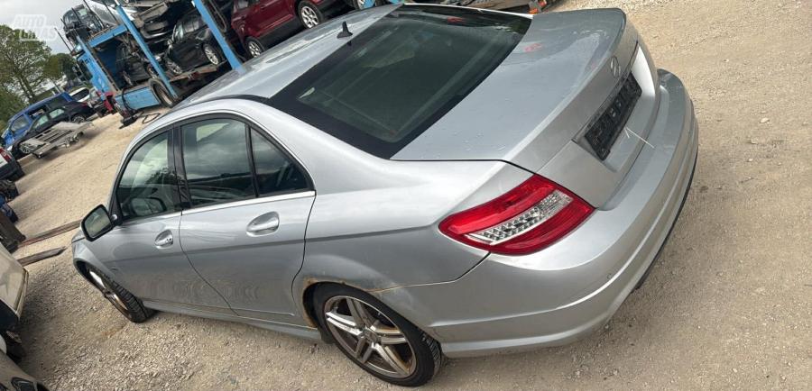 Mercedes-Benz C 200 2008 Klaipėda, ar dzinēja tilpumu 2.00 L un nobraukumu 495 tūkst. km par 2350 €, foto 3 vietnē AUTOMOTO.COM.LV