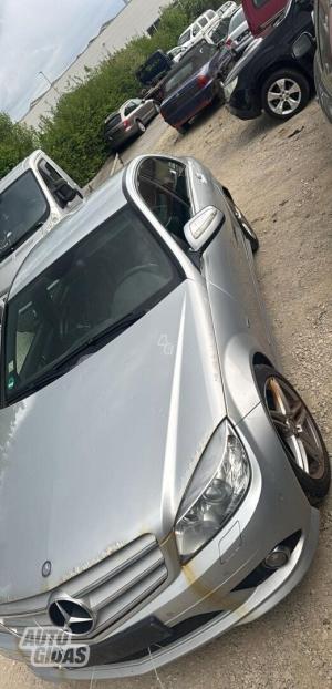 Mercedes-Benz C 200 2008 Klaipėda, ar dzinēja tilpumu 2.00 L un nobraukumu 495 tūkst. km par 2350 €, foto 5 vietnē AUTOMOTO.COM.LV