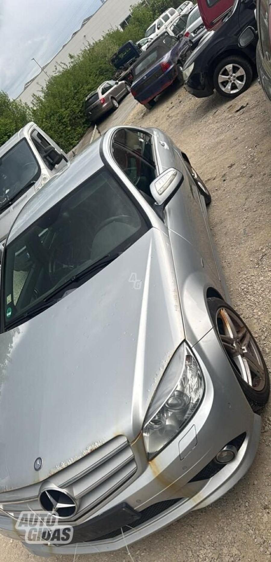 Mercedes-Benz C 200 2008 Klaipėda, ar dzinēja tilpumu 2.00 L un nobraukumu 495 tūkst. km par 2350 €, foto 5 vietnē AUTOMOTO.COM.LV