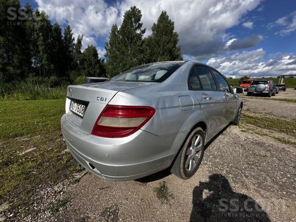Mercedes-Benz C 200 2008 in Daugavpils, with an engine capacity of 2.10 L and mileage of 171 thousand km for 3350 €, photo 5 on AUTOMOTO.COM.LV
