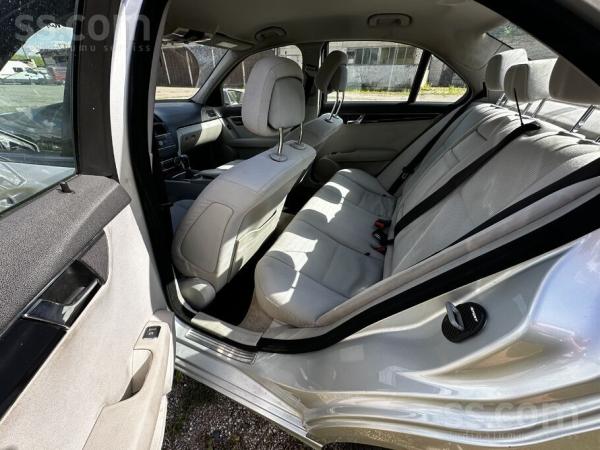 Mercedes-Benz C 200 2008 in Daugavpils, with an engine capacity of 2.10 L and mileage of 171 thousand km for 3350 €, photo 8 on AUTOMOTO.COM.LV