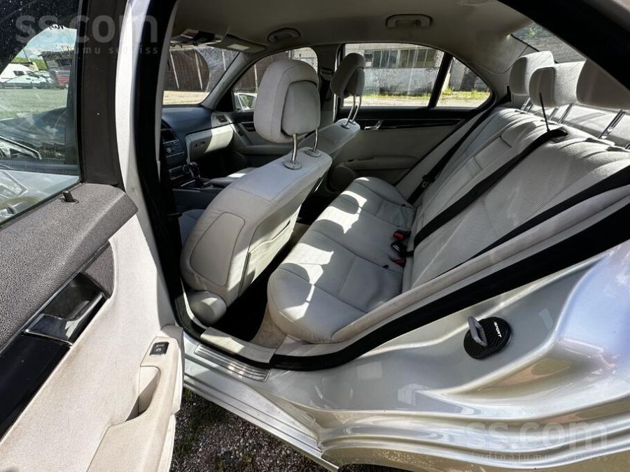 Mercedes-Benz C 200 2008 Daugavpils, ar dzinēja tilpumu 2.10 L un nobraukumu 171 tūkst. km par 3350 €, foto 9 vietnē AUTOMOTO.COM.LV