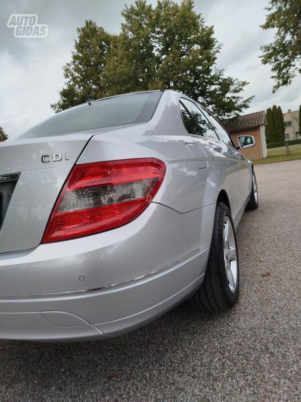 Mercedes-Benz C 200 2009 in Vilkaviskis, with an engine capacity of 2.00 L and mileage of 287 thousand km for 4000 €, photo 10 on AUTOMOTO.COM.LV