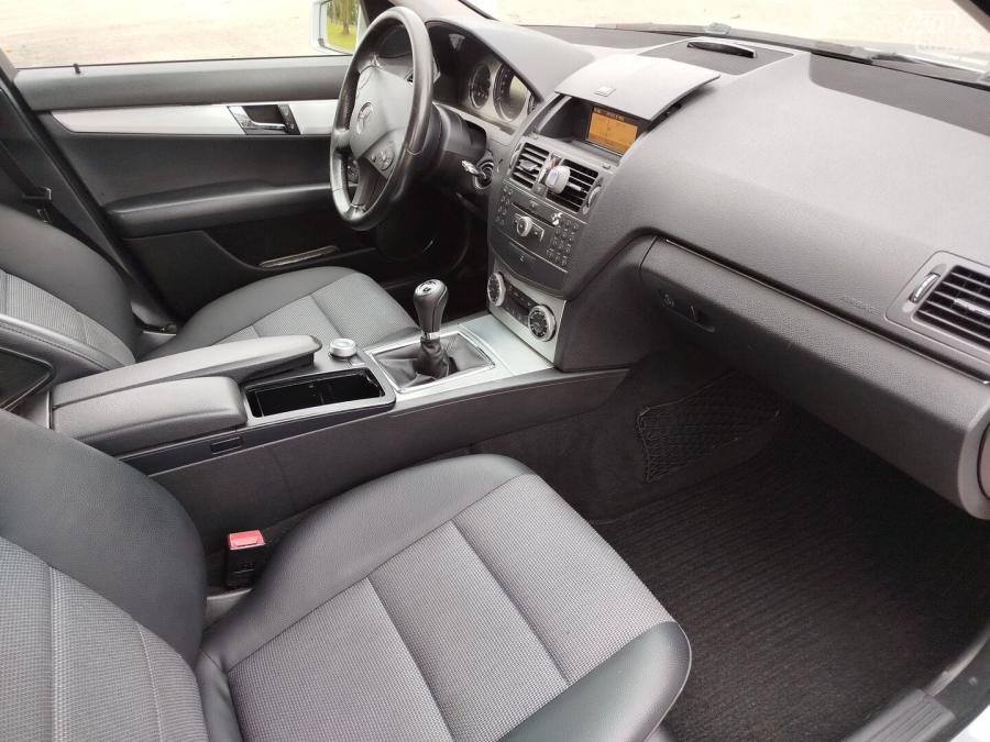 Mercedes-Benz C 200 2009 Vilkaviškis, ar dzinēja tilpumu 2.00 L un nobraukumu 287 tūkst. km par 4000 €, foto 17 vietnē AUTOMOTO.COM.LV
