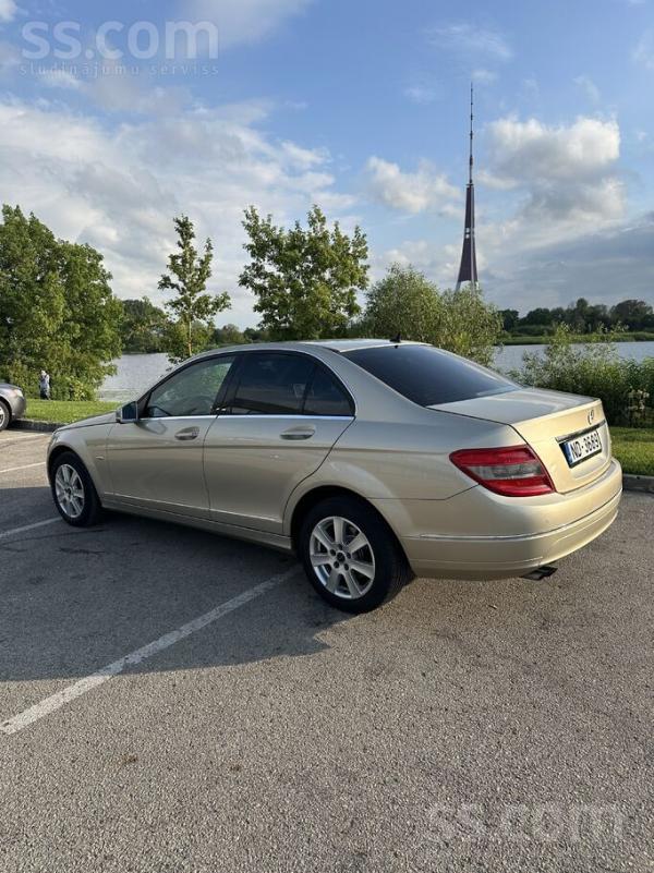 Mercedes-Benz C 200 2010 in Riga, with an engine capacity of 2.00 L and mileage of 251 thousand km for 5900 €, photo 3 on AUTOMOTO.COM.LV
