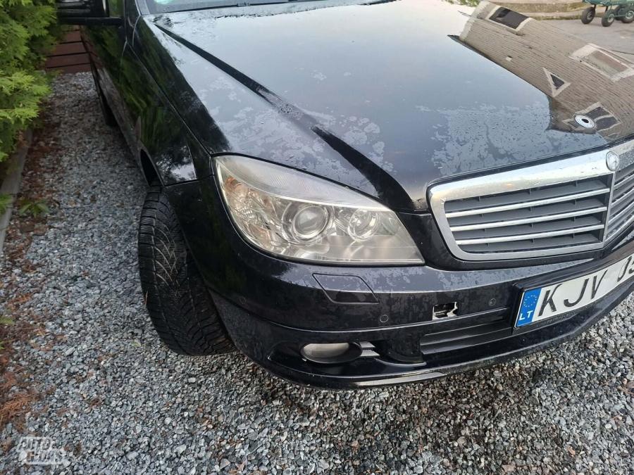 Mercedes-Benz C 200 2010 Marijampole, ar dzinēja tilpumu 2.10 L un nobraukumu 420 tūkst. km par 1450 €, foto 1 vietnē AUTOMOTO.COM.LV