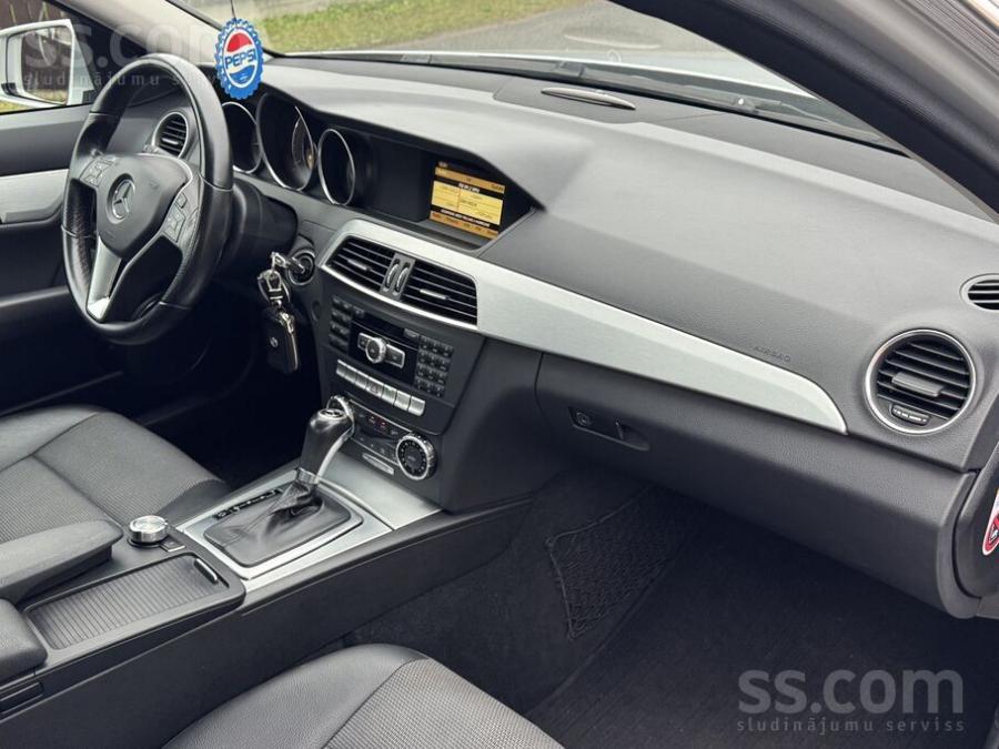 Mercedes-Benz C 200 2011 Rīga, ar dzinēja tilpumu 1.80 L un nobraukumu 201 tūkst. km par 6700 €, foto 7 vietnē AUTOMOTO.COM.LV