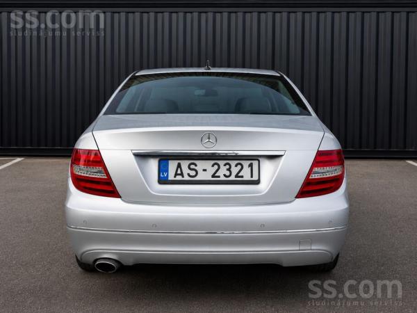 Mercedes-Benz C 200 2011 in Riga, with an engine capacity of 1.80 L and mileage of 202 thousand km for 6500 €, photo 5 on AUTOMOTO.COM.LV