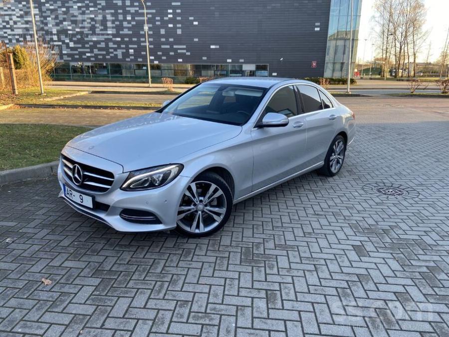 Mercedes-Benz C 200 2015 in Riga, with an engine capacity of 1.60 L and mileage of 227 thousand km for 11999 €, photo 2 on AUTOMOTO.COM.LV