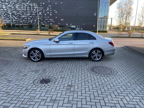 Mercedes-Benz C 200 2015 in Riga, with an engine capacity of 1.60 L and mileage of 228 thousand km for 11950 €, photo 7 on AUTOMOTO.COM.LV