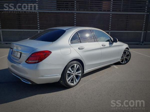 Mercedes-Benz C 200 2015 in Riga, with an engine capacity of 1.60 L and mileage of 232 thousand km for 11600 €, photo 4 on AUTOMOTO.COM.LV
