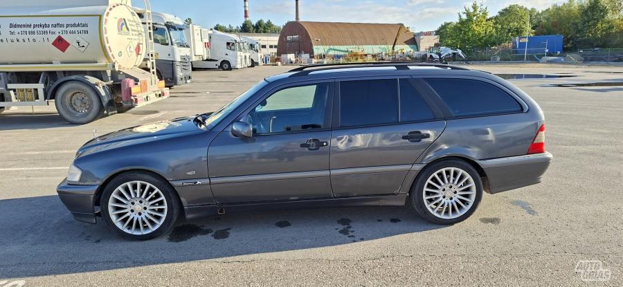 Mercedes-Benz C 200 1998 Klaipėda, ar dzinēja tilpumu 2.20 L un nobraukumu 255 tūkst. km par 2200 €, foto 3 vietnē AUTOMOTO.COM.LV