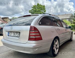 Mercedes-Benz C 200 2002 in Jelgava, with an engine capacity of 2.00 L and mileage of 360 thousand km for 950 €, photo 3 on AUTOMOTO.COM.LV