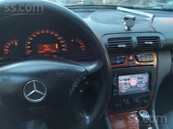 Mercedes-Benz C 200 2002 Daugavpils, ar dzinēja tilpumu 2.20 L un nobraukumu 0 tūkst. km par 1200 €, foto 3 vietnē AUTOMOTO.COM.LV