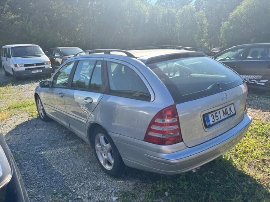 Mercedes-Benz C 200 2002 in Narva, with an engine capacity of 2.00 L and mileage of 336 thousand km for 550 €, photo 6 on AUTOMOTO.COM.LV