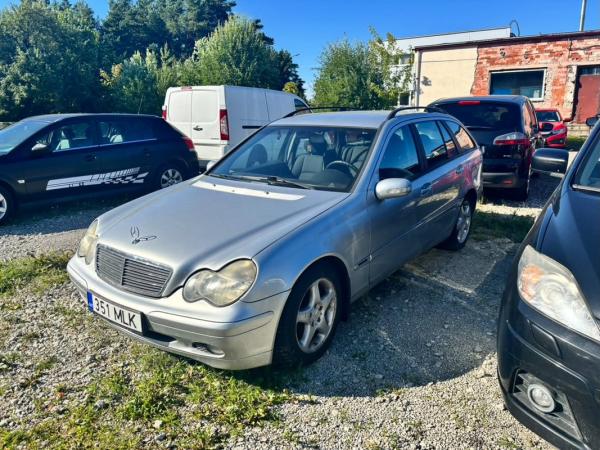 Mercedes-Benz C 200 2002 in Narva, with an engine capacity of 2.00 L and mileage of 336 thousand km for 550 €, photo 7 on AUTOMOTO.COM.LV