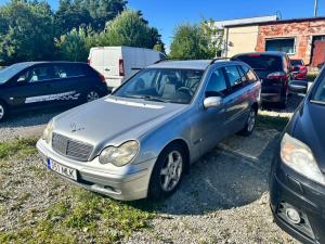 Mercedes-Benz C 200 2002 in Narva, with an engine capacity of 2.00 L and mileage of 336 thousand km for 550 €, photo 8 on AUTOMOTO.COM.LV