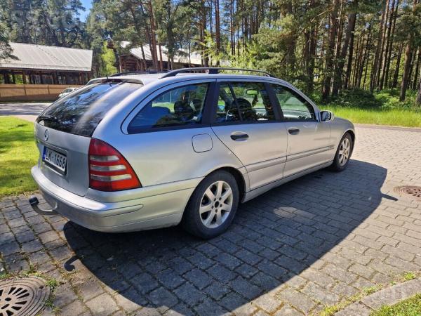 Mercedes-Benz C 200 2003 in Ventspils, with an engine capacity of 2.20 L and mileage of 0 thousand km for 1000 €, photo 3 on AUTOMOTO.COM.LV