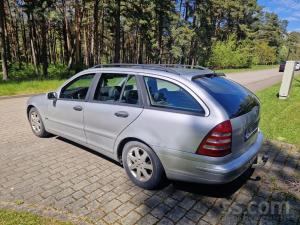 Mercedes-Benz C 200 2003 in Ventspils, with an engine capacity of 2.20 L and mileage of 0 thousand km for 1000 €, photo 4 on AUTOMOTO.COM.LV