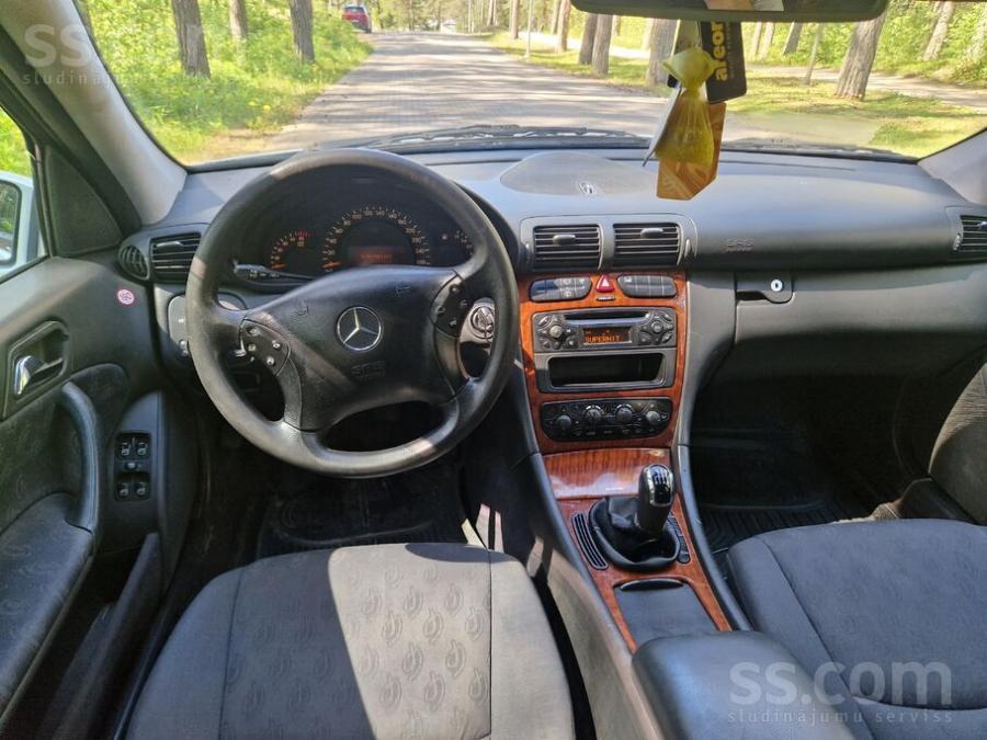 Mercedes-Benz C 200 2003 in Ventspils, with an engine capacity of 2.20 L and mileage of 0 thousand km for 1000 €, photo 7 on AUTOMOTO.COM.LV
