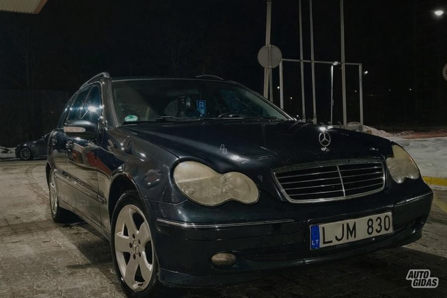 Mercedes-Benz C 200 2003 Viļņa, ar dzinēja tilpumu 1.80 L un nobraukumu 435 tūkst. km par 1000 €, foto 1 vietnē AUTOMOTO.COM.LV