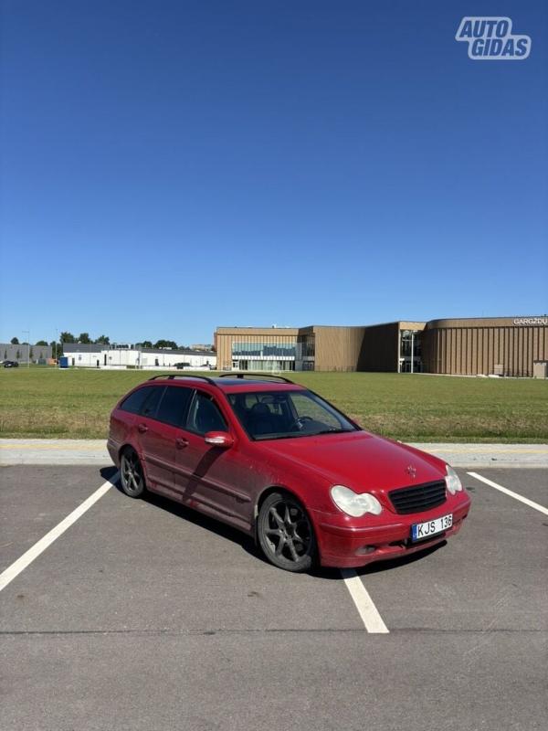 Mercedes-Benz C 200 2003 in Klaipeda, with an engine capacity of 1.80 L and mileage of 350 thousand km for 1300 €, photo 1 on AUTOMOTO.COM.LV