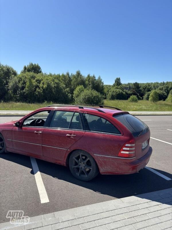 Mercedes-Benz C 200 2003 in Klaipeda, with an engine capacity of 1.80 L and mileage of 350 thousand km for 1300 €, photo 3 on AUTOMOTO.COM.LV
