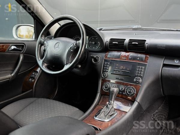 Mercedes-Benz C 200 2004 Rīga, ar dzinēja tilpumu 2.20 L un nobraukumu 328 tūkst. km par 1850 €, foto 11 vietnē AUTOMOTO.COM.LV