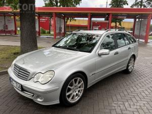 Mercedes-Benz C 200 2004 Rīga, ar dzinēja tilpumu 2.20 L un nobraukumu 458 tūkst. km par 1900 €, foto  vietnē AUTOMOTO.COM.LV