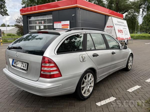 Mercedes-Benz C 200 2004 Rīga, ar dzinēja tilpumu 2.20 L un nobraukumu 458 tūkst. km par 1900 €, foto 4 vietnē AUTOMOTO.COM.LV