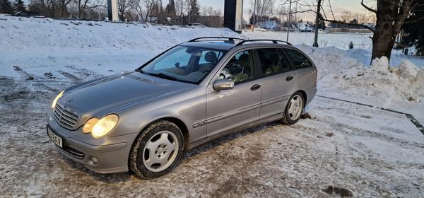 Mercedes-Benz C 200 2004 Tallina, ar dzinēja tilpumu 2.10 L un nobraukumu 396 tūkst. km par 2400 €, foto 1 vietnē AUTOMOTO.COM.LV
