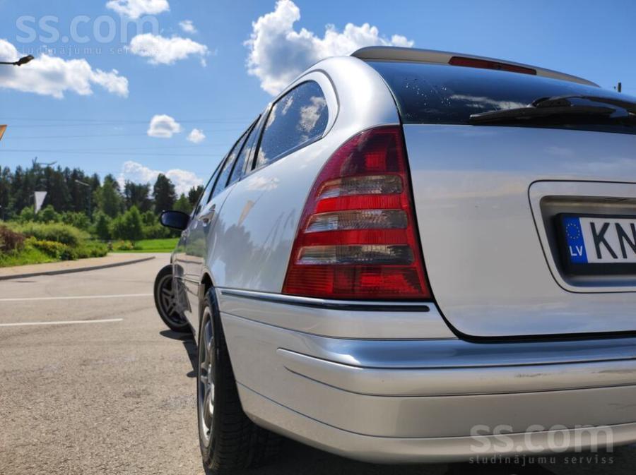 Mercedes-Benz C 200 2005 Rīga, ar dzinēja tilpumu 2.20 L un nobraukumu 319 tūkst. km par 1600 €, foto 4 vietnē AUTOMOTO.COM.LV