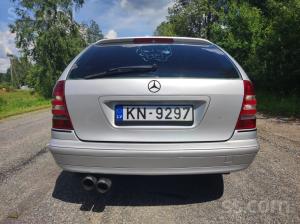 Mercedes-Benz C 200 2005 Rīga, ar dzinēja tilpumu 2.20 L un nobraukumu 319 tūkst. km par 1600 €, foto 5 vietnē AUTOMOTO.COM.LV