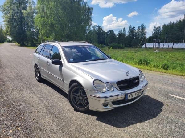 Mercedes-Benz C 200 2005 Rīga, ar dzinēja tilpumu 2.20 L un nobraukumu 319 tūkst. km par 1600 €, foto 8 vietnē AUTOMOTO.COM.LV