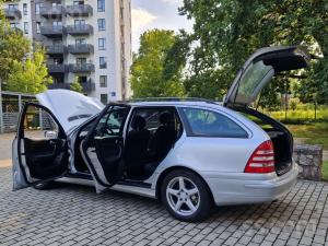 Mercedes-Benz C 200 2005 in Riga, with an engine capacity of 2.20 L and mileage of 207 thousand km for 2690 €, photo 12 on AUTOMOTO.COM.LV