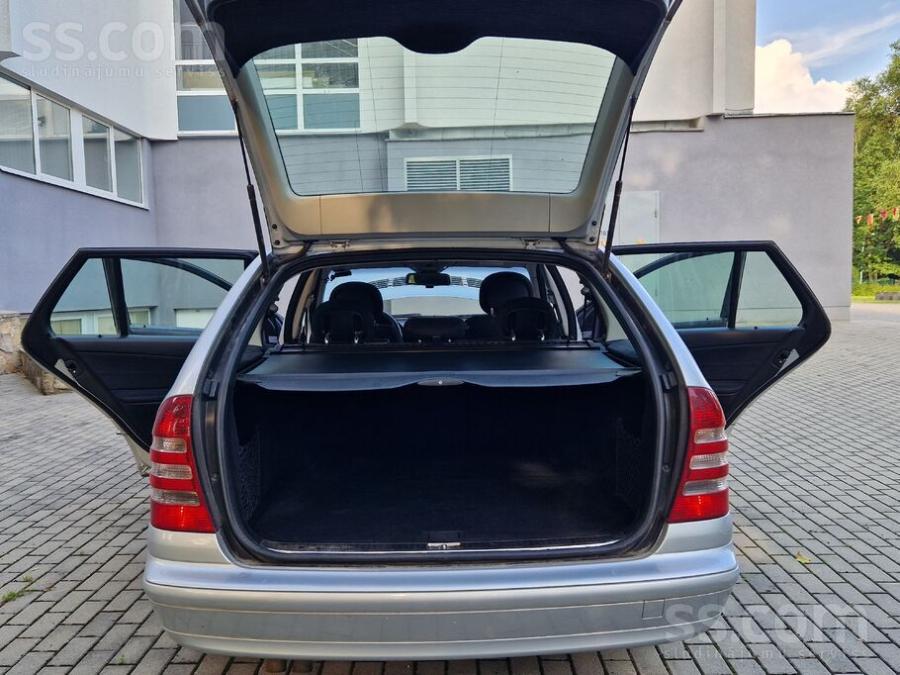 Mercedes-Benz C 200 2005 in Riga, with an engine capacity of 2.20 L and mileage of 207 thousand km for 2690 €, photo 13 on AUTOMOTO.COM.LV