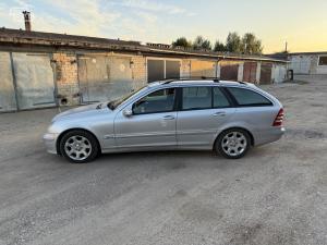 Mercedes-Benz C 200 2005 in Marijampole, with an engine capacity of 2.10 L and mileage of 318 thousand km for 1200 €, photo  on AUTOMOTO.COM.LV