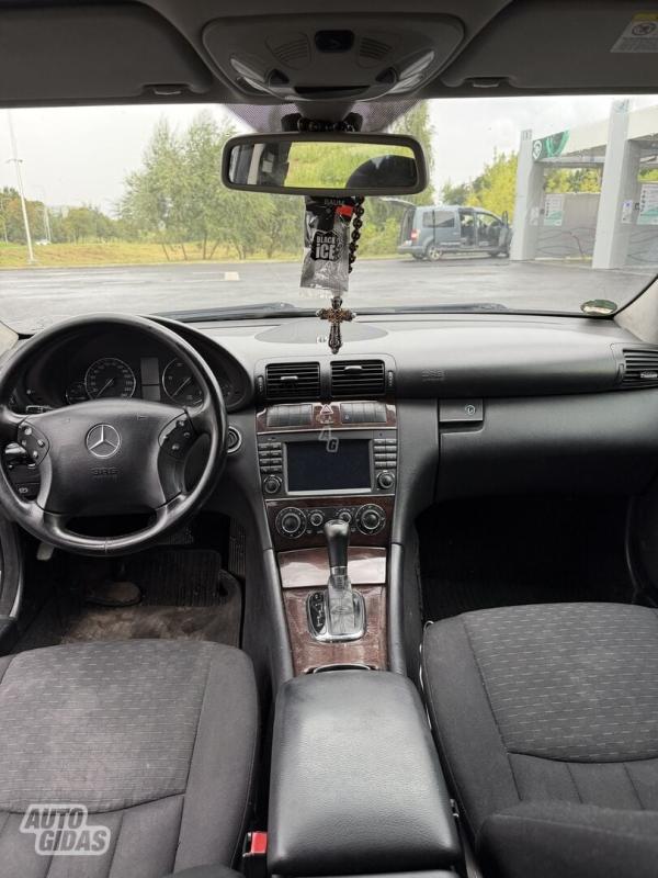 Mercedes-Benz C 200 2005 in Siauliai, with an engine capacity of 2.00 L and mileage of 419 thousand km for 2200 €, photo 11 on AUTOMOTO.COM.LV