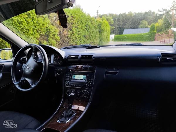 Mercedes-Benz C 200 2006 in Anyksciai, with an engine capacity of 2.00 L and mileage of 350 thousand km for 1850 €, photo 6 on AUTOMOTO.COM.LV