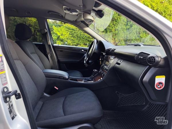Mercedes-Benz C 200 2006 in Anyksciai, with an engine capacity of 2.00 L and mileage of 350 thousand km for 1850 €, photo 7 on AUTOMOTO.COM.LV