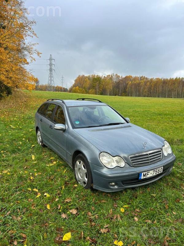 Mercedes-Benz C 200 2007 in Liepaja, with an engine capacity of 2.10 L and mileage of 256 thousand km for 3200 €, photo 3 on AUTOMOTO.COM.LV